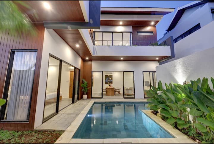 Brandnew Beachside Luxury 3brtropical Style - Sanur