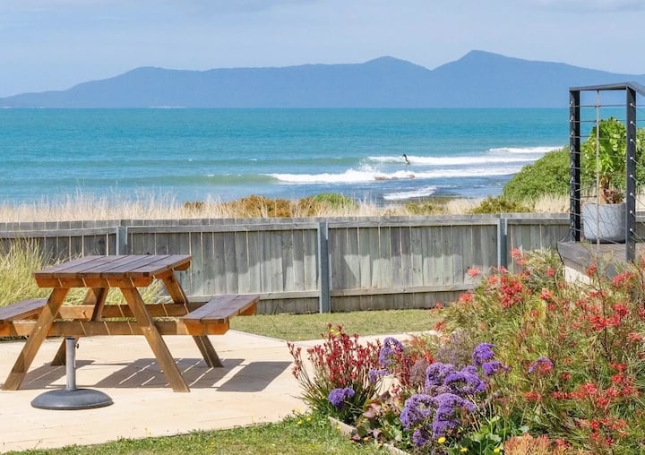 Beachfront Escape In Swansea - Sleeps 6 - Swansea