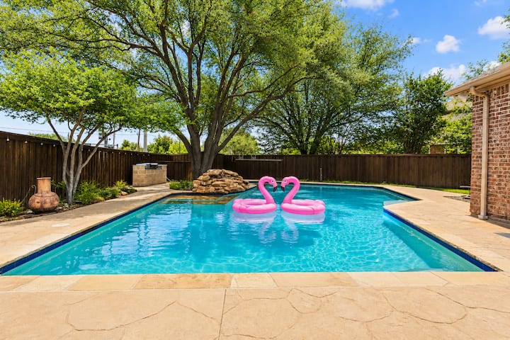 Luxury Family Retreat • Saltwater Pool Oasis • Bbq - Frisco, TX