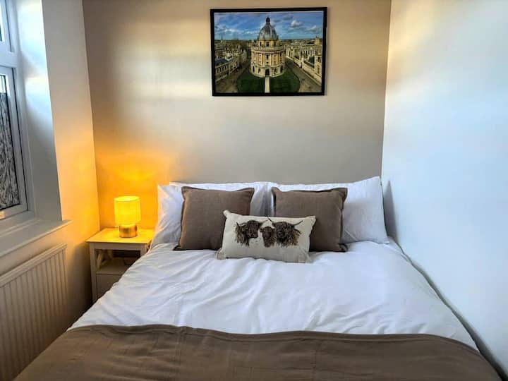 Central Oxford | Free Parking | Compact Studio| R2 - Oxford
