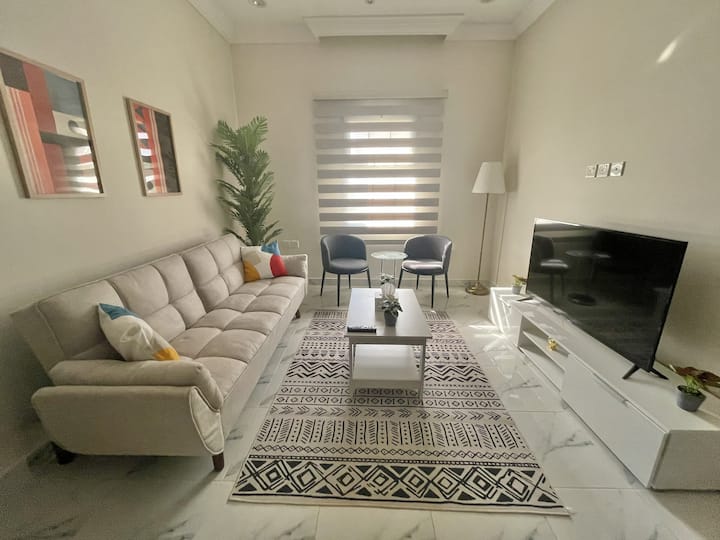 Stylish Sunlit 1br Suite - Saudi Arabia