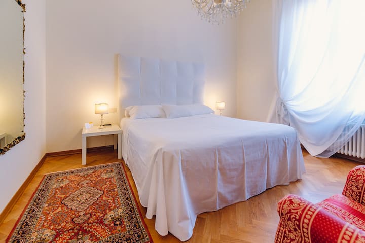 La Rèunion Aparthotel - Executive Suite Teodolinda - 라벤나