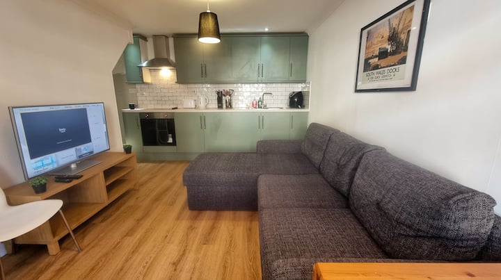 Bright 2-bed Stay - Wi-fi - Tv - Close To Centre - Barry
