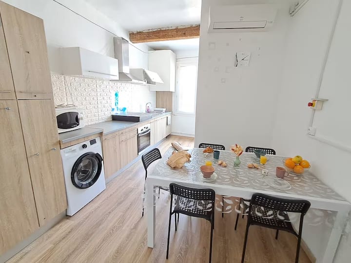 Coeur De Mèze : Centre Historique - Tout à Pied - Sète