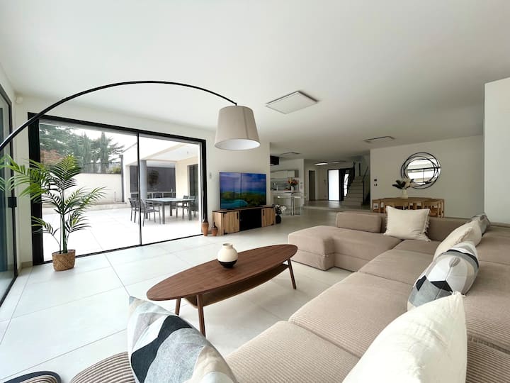 Villa - 10 Pers/5 Chambres à 15 Min De Lyon - Givors