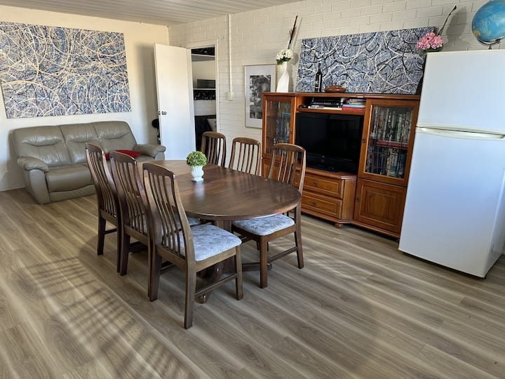 Biggest 2 Bedroom Apartment Tamworth - Tamworth