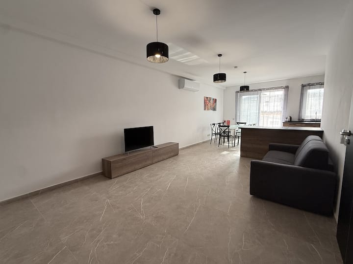 Modern 3br Balzan Apt | Ac | Balcony | Lift - Malte