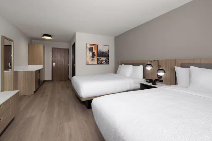 Greenville Queen Room W/ Free Breakfast + Gym - Greenville, SC