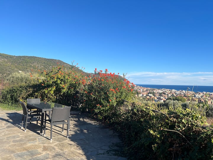 Enjoy The Stunning Views From Our Riviera Home - Pietra Ligure