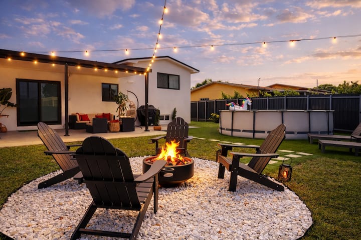 Hard Rock Oasis | Pool, Games Room & Fire Pit - Miami Gardens, FL