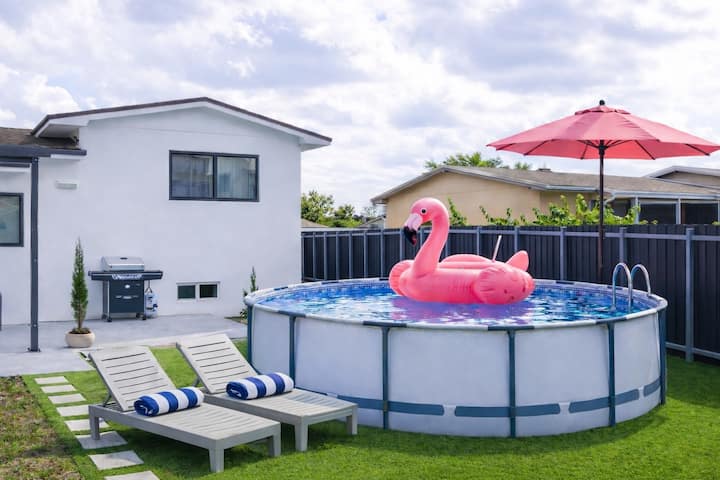Pool + Game Room | 4 Min To Hard Rock | Sleeps 11 - North Miami Beach, FL