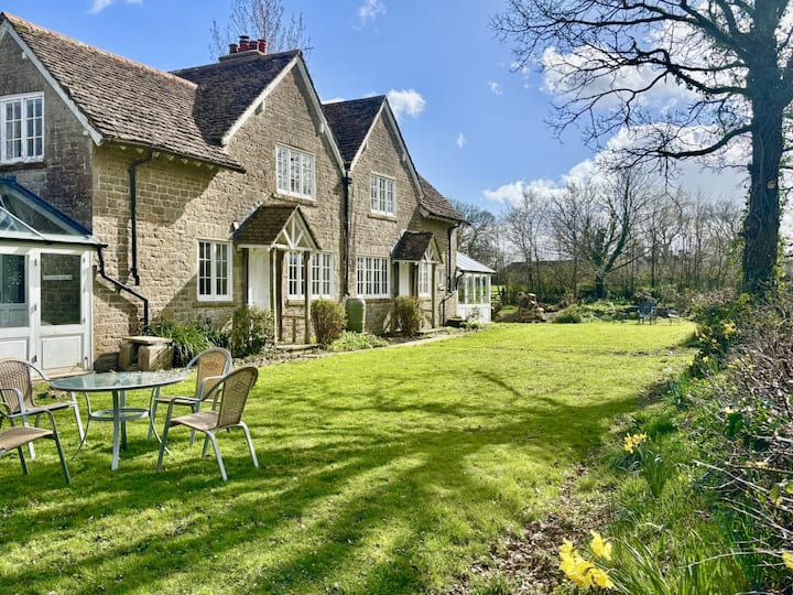 Amy's Cottage - Bright Rooms With Huge Garden - Sherborne