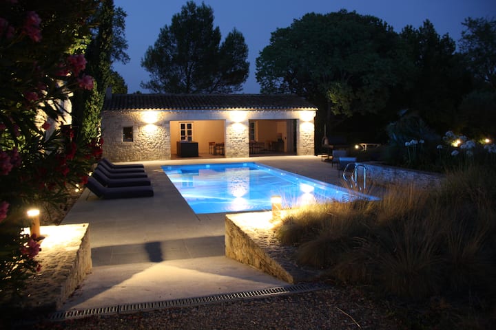 2 Bedroom House In Shared Property - Uzès