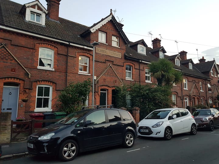 Sleeps 6. Sunny Garden. 3 Bedrooms, 2 Baths. - Henley-on-Thames