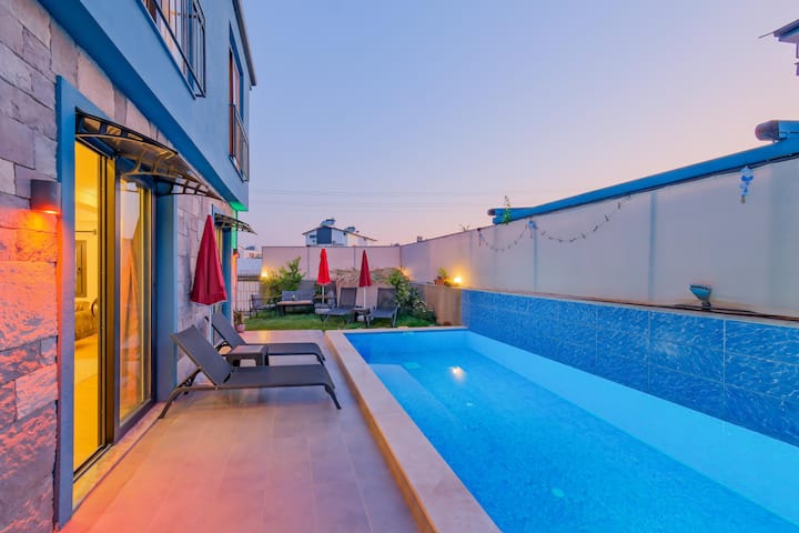 Fethiye'de ÖZel Havuzlu 6 Kişilik Jakuzili Villa - Kayaköy