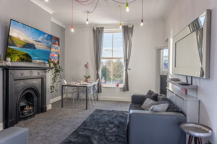 Bright High Street Apartment In Heart Of Town - Maldon