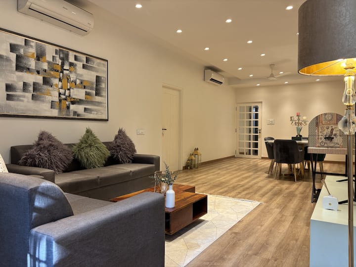 Plush Bandra | Luxurious & Large 2bhk | Pali Hill - Mumbai