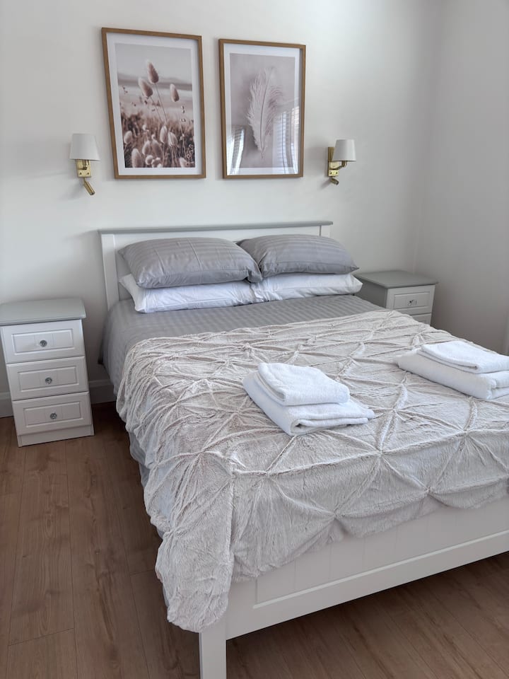 Cedars Lodge At Red Sheds Villa, Portarlington - Portarlington