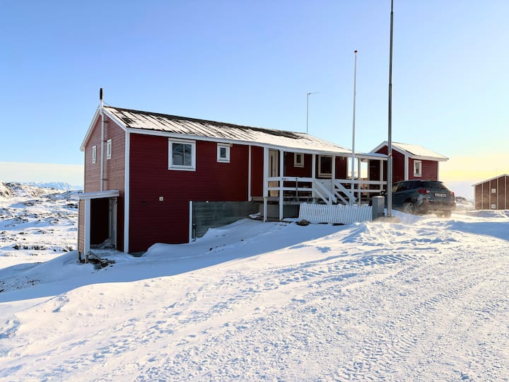 180° Udsigt Over Langrendsporet, Fjeld Og Hav. - Greenland