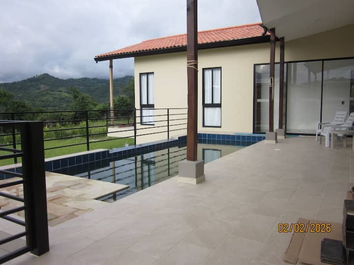 Hermosa Casa Campestre Con Piscina Privada - La Mesa