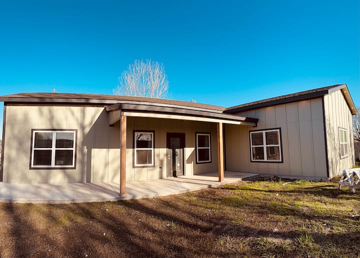 Country Retreat With Game Room - Frisco, TX