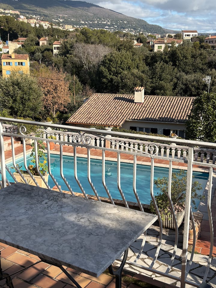 Un Appartement Indépendant Avec Piscine Et Jardin - Grasse