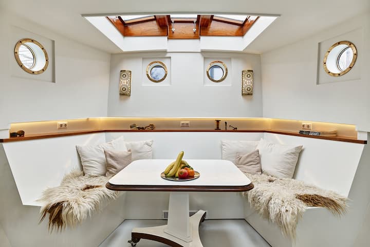 Hidden Gem Houseboat In The Heart Of Amsterdam - Ámsterdam