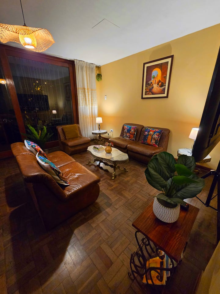 Beautiful House With Its Own Play Area, Chaclacayo - Pérou