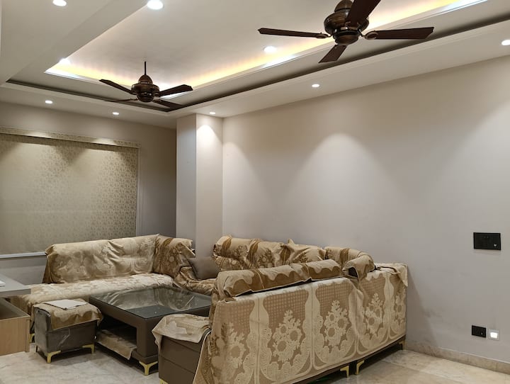 2 Private Rooms In 3bhk | Park View Kitchen Wifi - Delhi