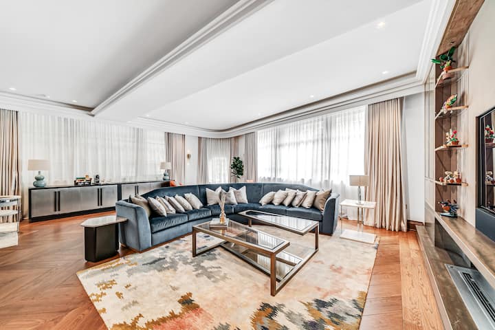 The Elite Selection - Mayfair, London - London, UK