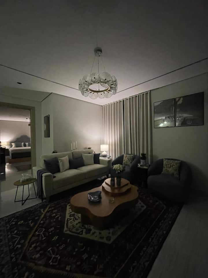 استمتع بإقامة في شقة أنيقة مطلّة مباشرة على البحر. - Dammam