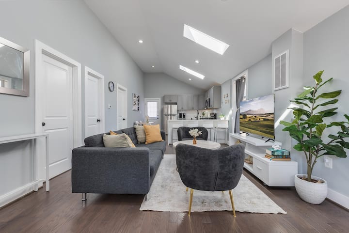 Newly Renovated Dc Gem | Entire Home - Washington, DC