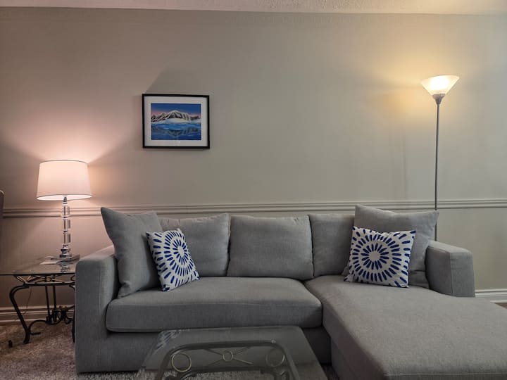 22 Min To Fifa 2026; Large, Bright 2 Bedroom House - Oakville