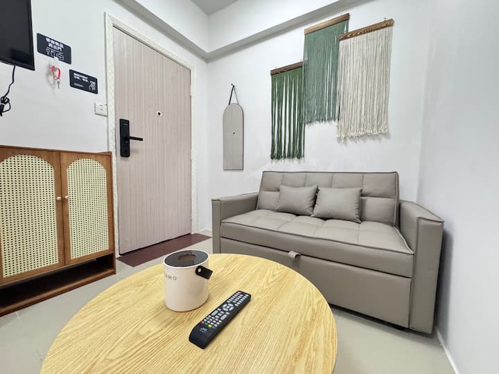 旺角地鐵站出口6分鐘到達 時尚裝修 鄰近大型商場 生活配套齊全 - Sheung Wan