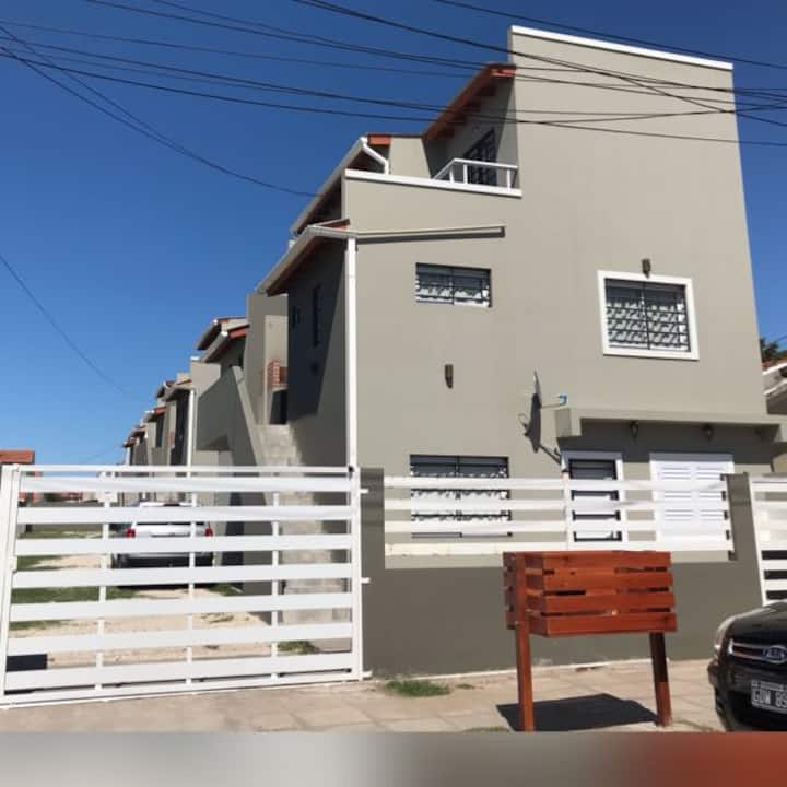 Alquiler Temporario Departamento A Metros Del Mar - Santa Teresita