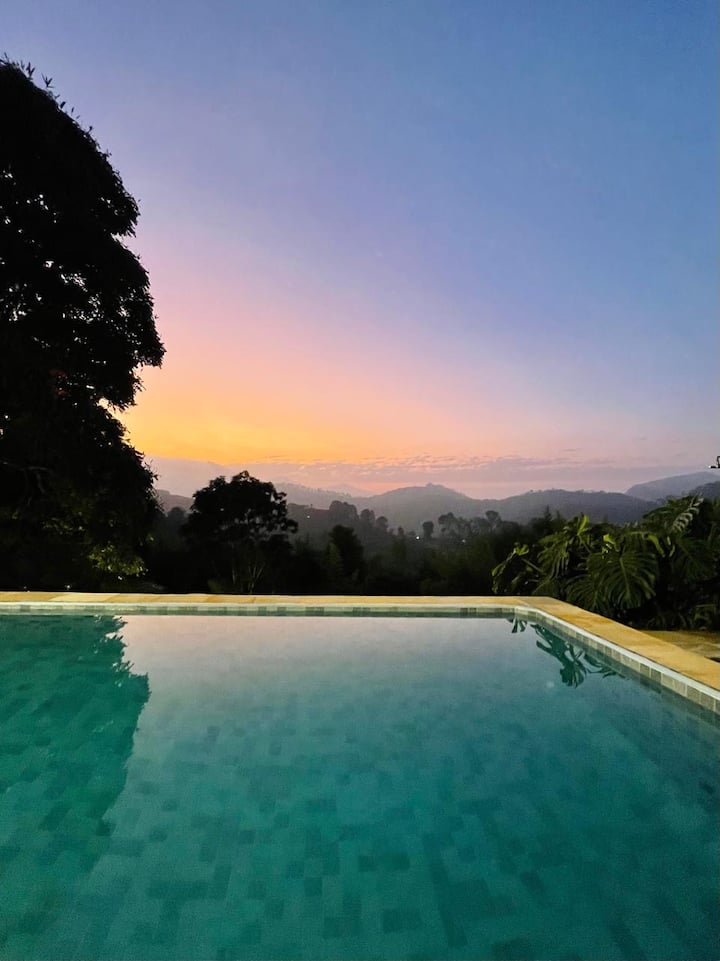 Casa Do Vale Itaipava Com Vista E Piscina - Petrópolis