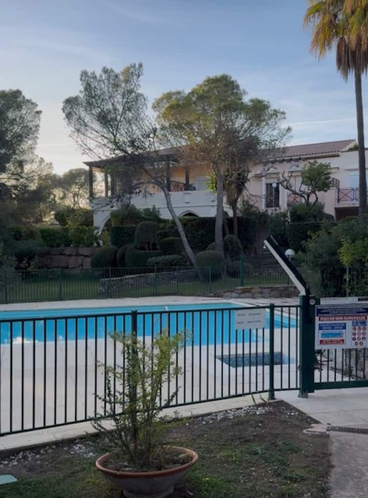 T2 Résidence Standing : Piscine Et Bord De Mer - Agay