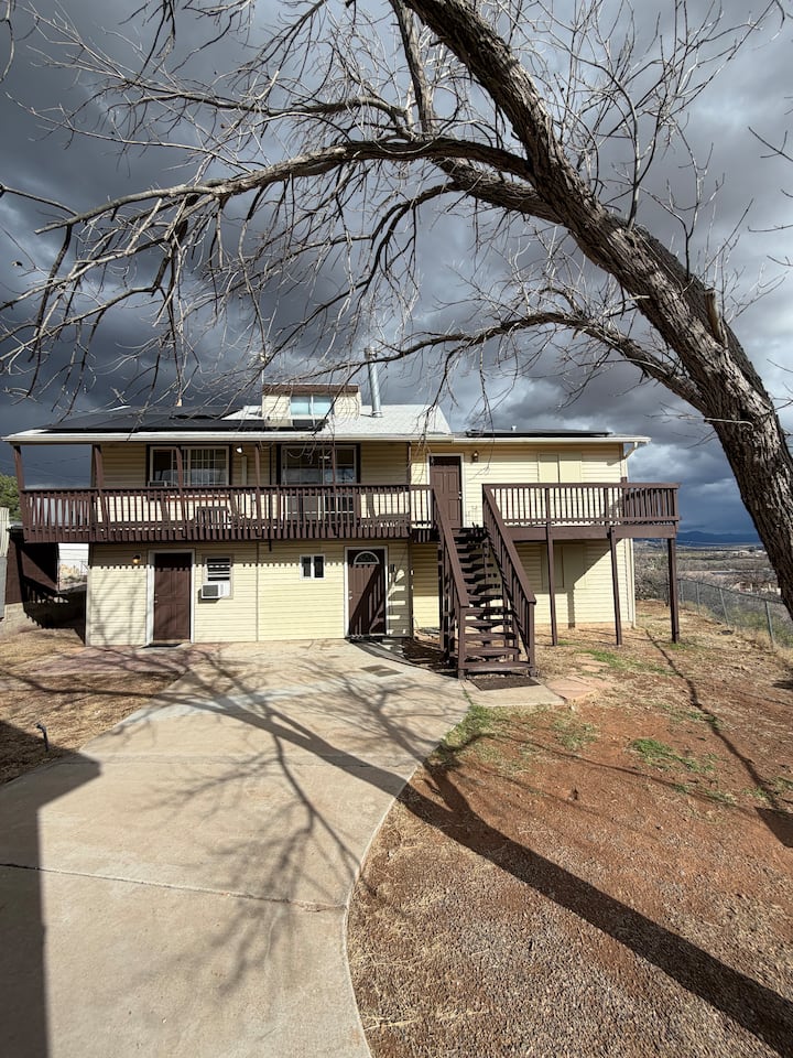 Sunset Mountain Top Sleeps 10 - Camp Verde, AZ