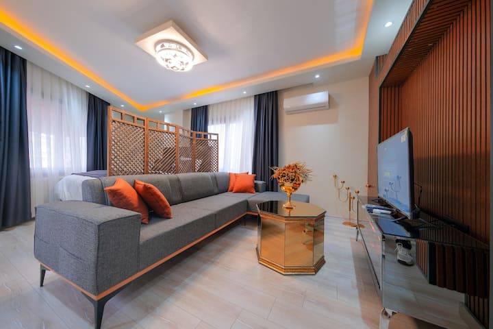 Mezitli Merkez De Lüx şöMine Balkonlu Geniş Oda - Mersin