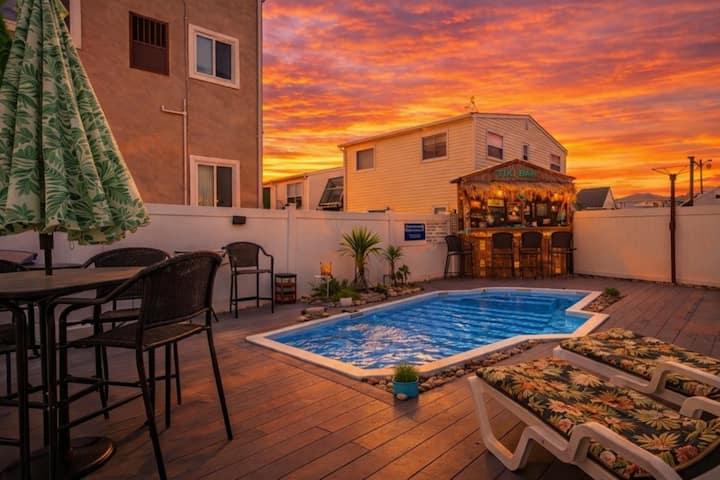 4br Beach Dream | Steps To Beach | Heated Pool - Wildwood, NJ