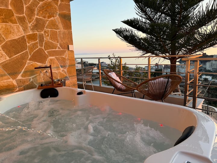 Panorama Hot Tub Studio - Himarë