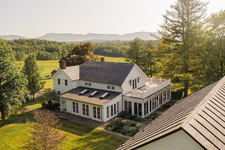 Luxury Catskills Farmhouse • Near Hunter & Windham - Zoom Flume Water Park, East Durham