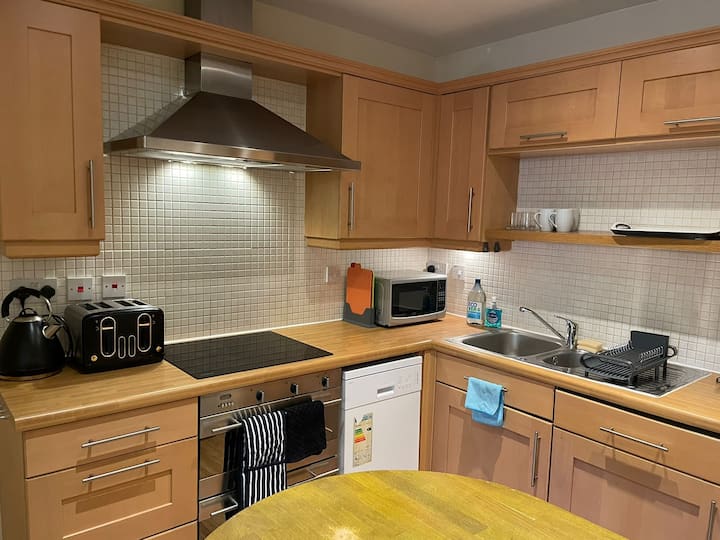 2-bed, Harrow/wembley, Close To Central W Parking! - London