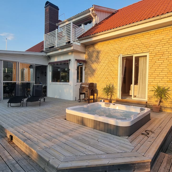 Villa I Hovslätt, Strax Utanför Jönköping - Taberg