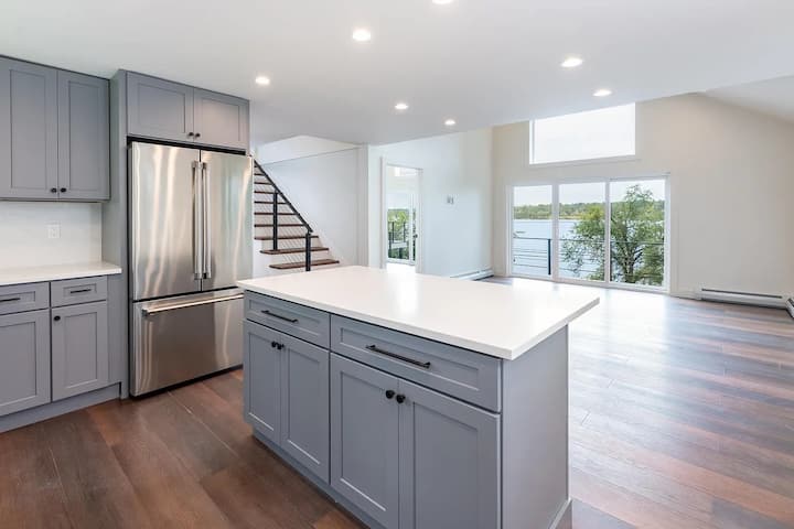 The Residence @ Bully's Bay Waterfront + Dock Slip - Gilford, NH