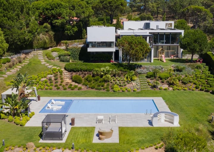 Casa Deslumbrante Com Piscina Grande - Estoril