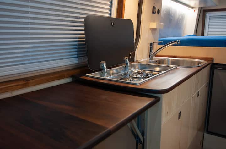 Woodyvan, Unikaten Campervan Z Leseno Notranjostjo - Ljubljana