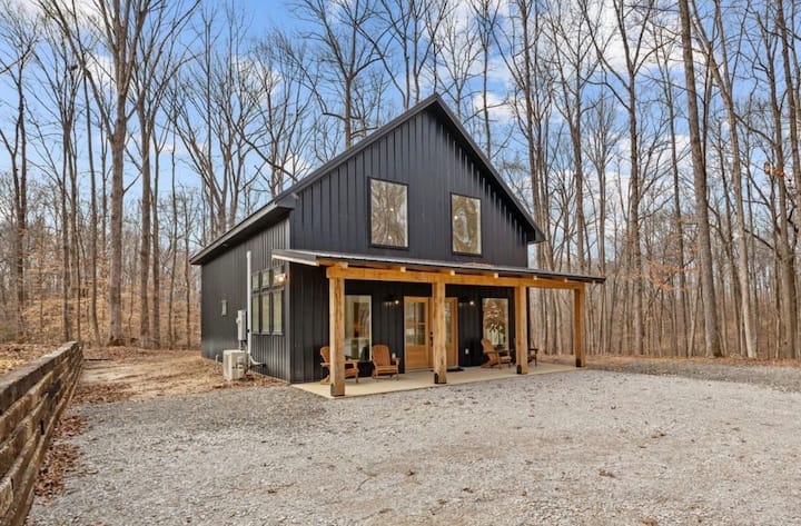 Private Forest Retreat Near Nashville - Fairview, TN
