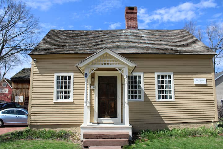 Historic Home In Old Wethersfield - West Hartford, CT