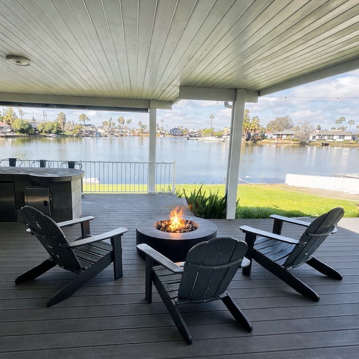 Dondave Lake House - Brentwood, CA